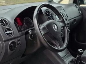 Blue Volkswagen Golf Plus 2005 in Grobiņa, with an engine capacity of 1.90 L and mileage of 265 thousand km for 3500 €, photo 14 on AUTOMOTO.COM.LV