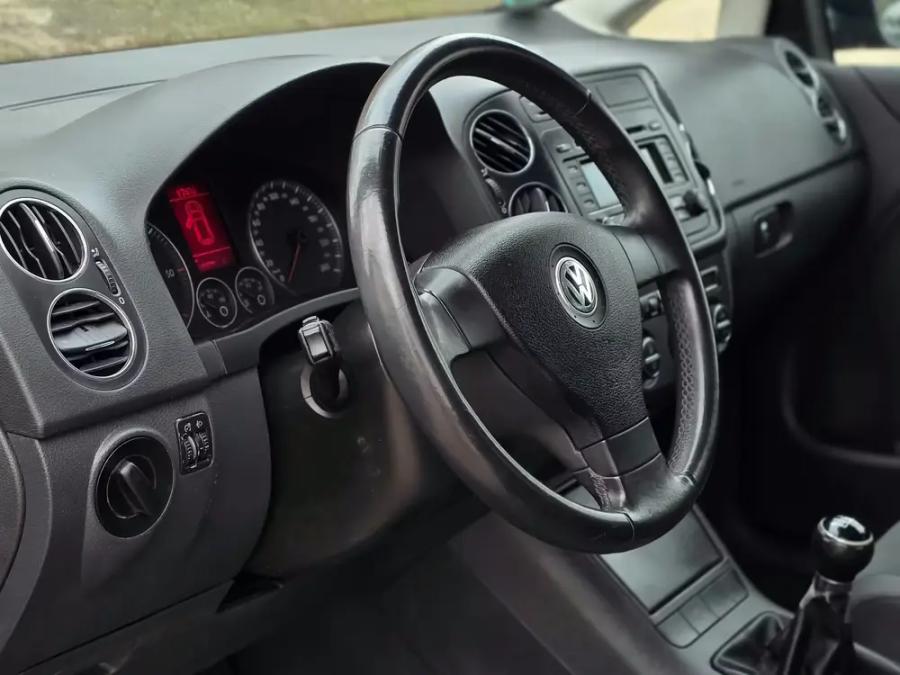 Blue Volkswagen Golf Plus 2005 in Grobiņa, with an engine capacity of 1.90 L and mileage of 265 thousand km for 3500 €, photo 14 on AUTOMOTO.COM.LV