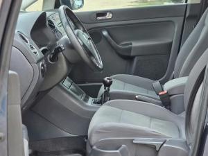 Blue Volkswagen Golf Plus 2005 in Grobiņa, with an engine capacity of 1.90 L and mileage of 265 thousand km for 3500 €, photo 15 on AUTOMOTO.COM.LV