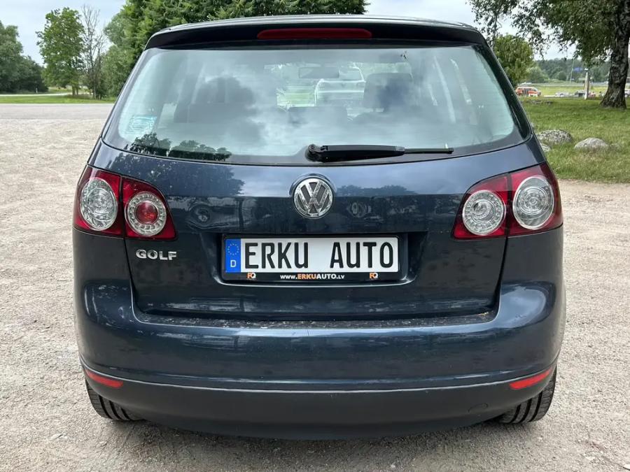 Blue Volkswagen Golf Plus 2005 in Grobiņa, with an engine capacity of 1.40 L and mileage of 235 thousand km for 2500 €, photo 6 on AUTOMOTO.COM.LV