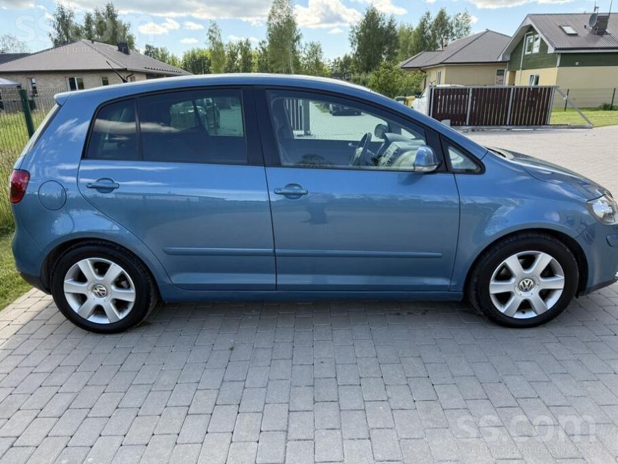 Zils Volkswagen Golf Plus 2005 Jelgava, ar dzinēja tilpumu 2.00 L un nobraukumu 247 tūkst. km par 2990 €, foto 4 vietnē AUTOMOTO.COM.LV