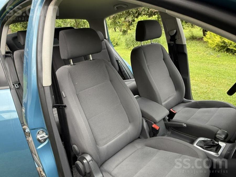 Zils Volkswagen Golf Plus 2005 Jelgava, ar dzinēja tilpumu 2.00 L un nobraukumu 247 tūkst. km par 2990 €, foto 17 vietnē AUTOMOTO.COM.LV