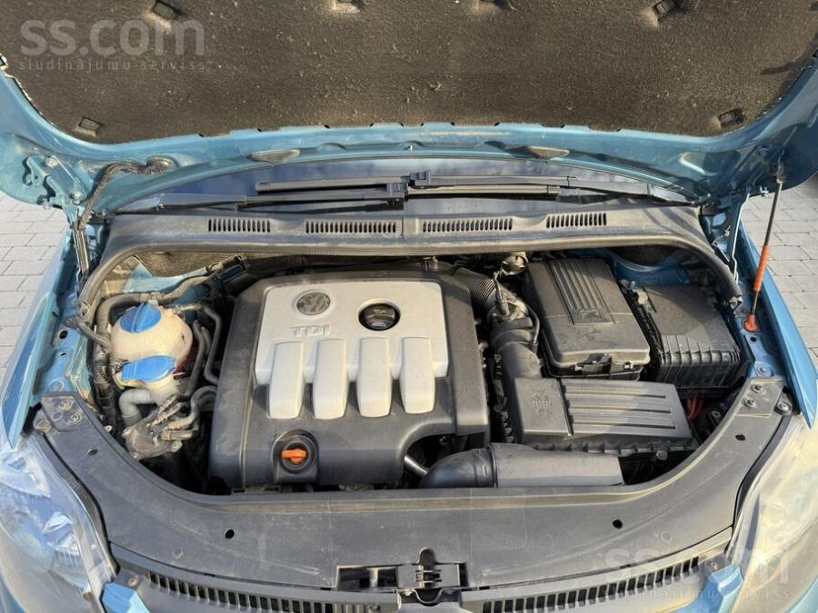 Zils Volkswagen Golf Plus 2005 Jelgava, ar dzinēja tilpumu 2.00 L un nobraukumu 247 tūkst. km par 2990 €, foto 22 vietnē AUTOMOTO.COM.LV