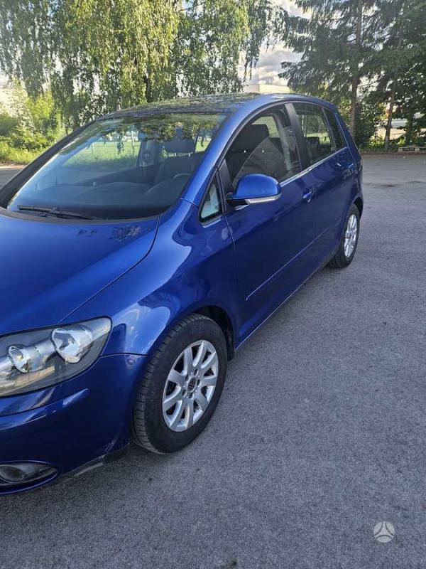 Zils Volkswagen Golf Plus 2005 Radviliškis, ar dzinēja tilpumu 1.90 L un nobraukumu 320 tūkst. km par 1750 €, foto 4 vietnē AUTOMOTO.COM.LV