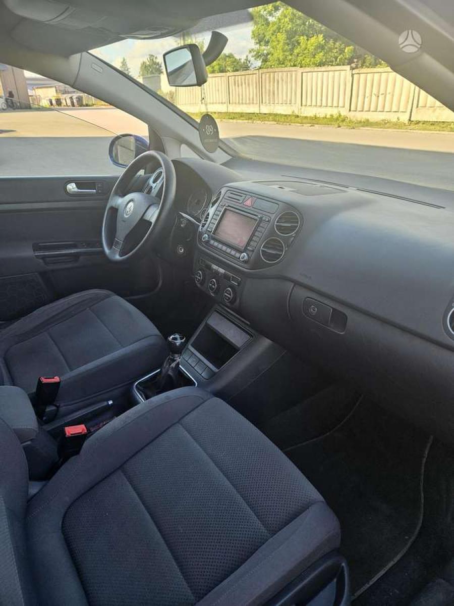 Blue Volkswagen Golf Plus 2005 in Radviliskis, with an engine capacity of 1.90 L and mileage of 320 thousand km for 1750 €, photo 10 on AUTOMOTO.COM.LV