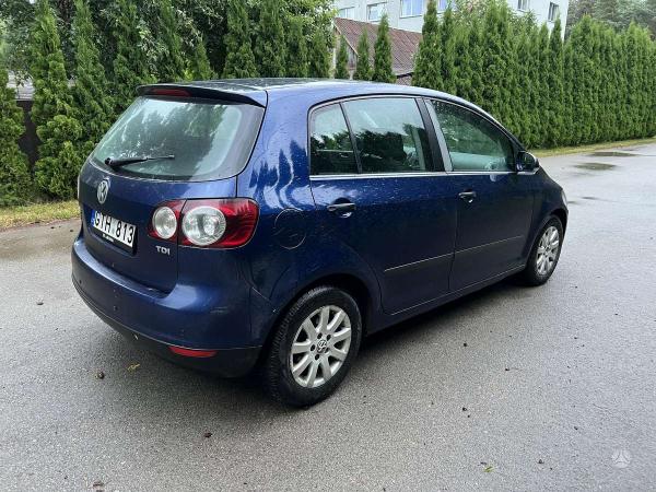 Blue Volkswagen Golf Plus 2005 in Klaipeda, with an engine capacity of 1.90 L and mileage of 234 thousand km for 1250 €, photo 3 on AUTOMOTO.COM.LV