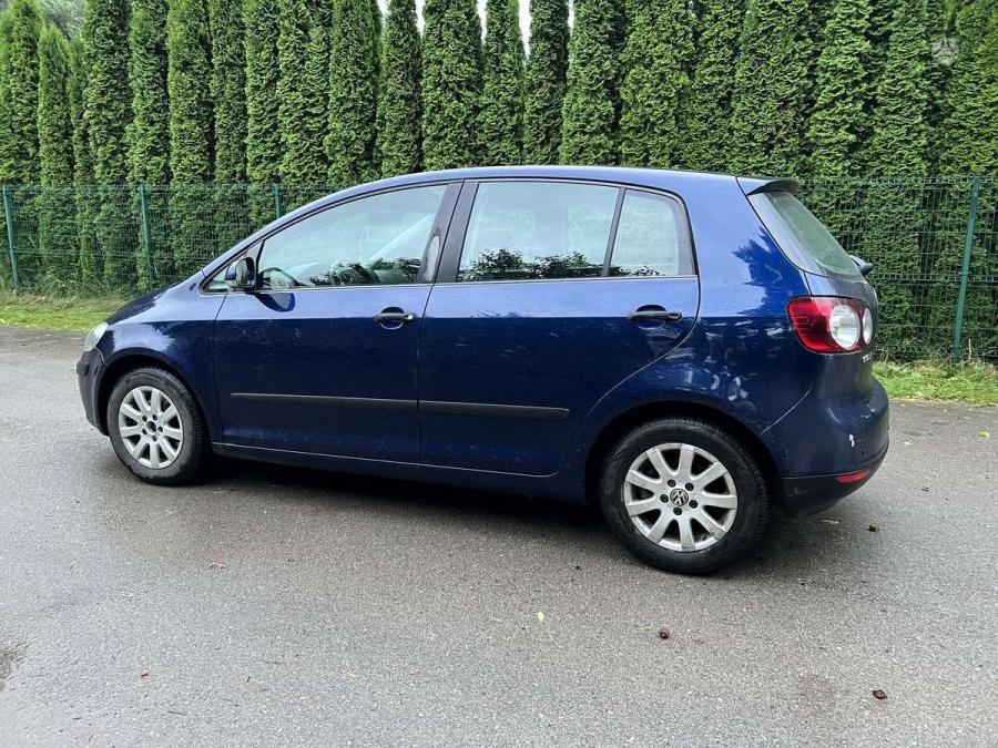 Zils Volkswagen Golf Plus 2005 Klaipėda, ar dzinēja tilpumu 1.90 L un nobraukumu 234 tūkst. km par 1250 €, foto 8 vietnē AUTOMOTO.COM.LV
