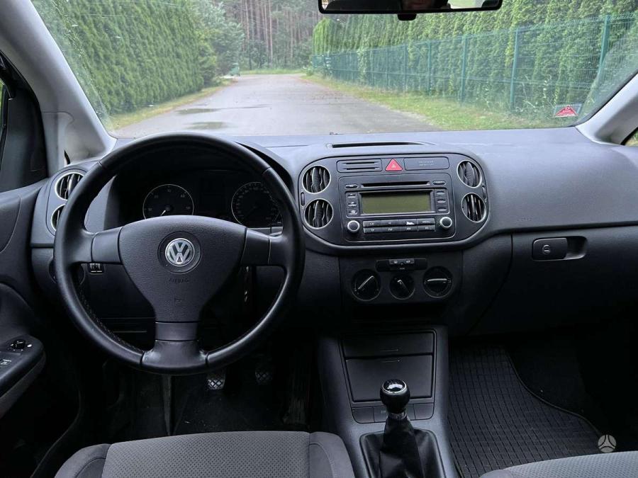 Zils Volkswagen Golf Plus 2005 Klaipėda, ar dzinēja tilpumu 1.90 L un nobraukumu 234 tūkst. km par 1250 €, foto 11 vietnē AUTOMOTO.COM.LV