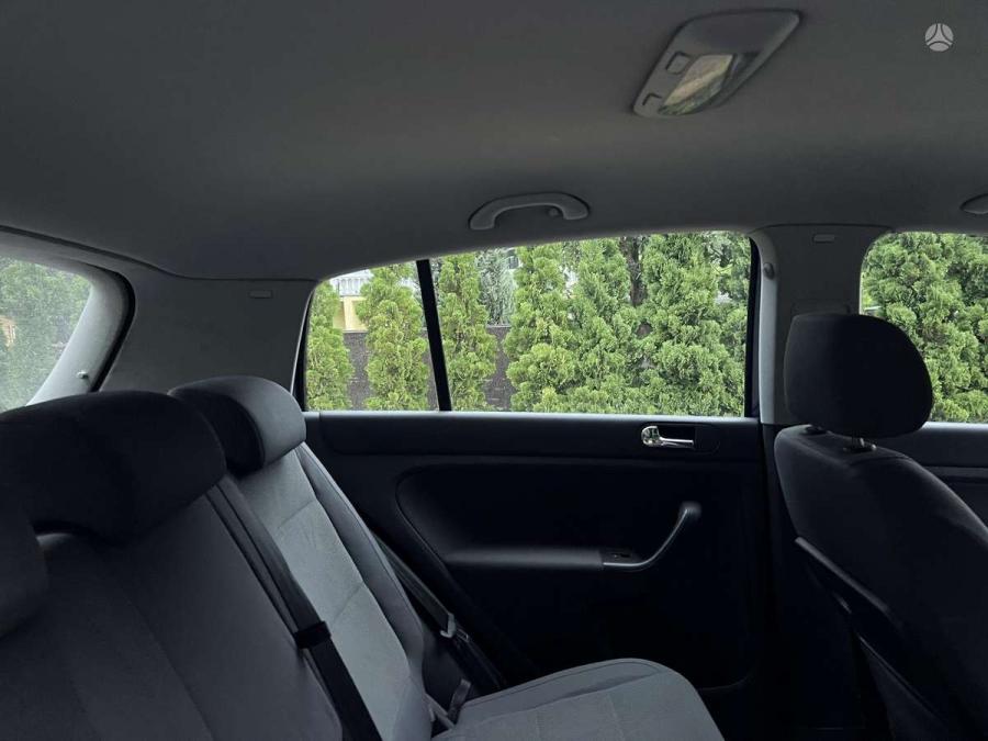 Zils Volkswagen Golf Plus 2005 Klaipėda, ar dzinēja tilpumu 1.90 L un nobraukumu 234 tūkst. km par 1250 €, foto 13 vietnē AUTOMOTO.COM.LV