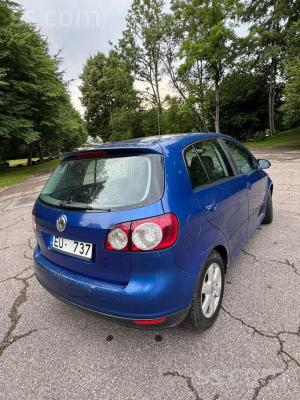Zils Volkswagen Golf Plus 2005 Tukums, ar dzinēja tilpumu 1.60 L un nobraukumu 231 tūkst. km par 1090 €, foto 5 vietnē AUTOMOTO.COM.LV