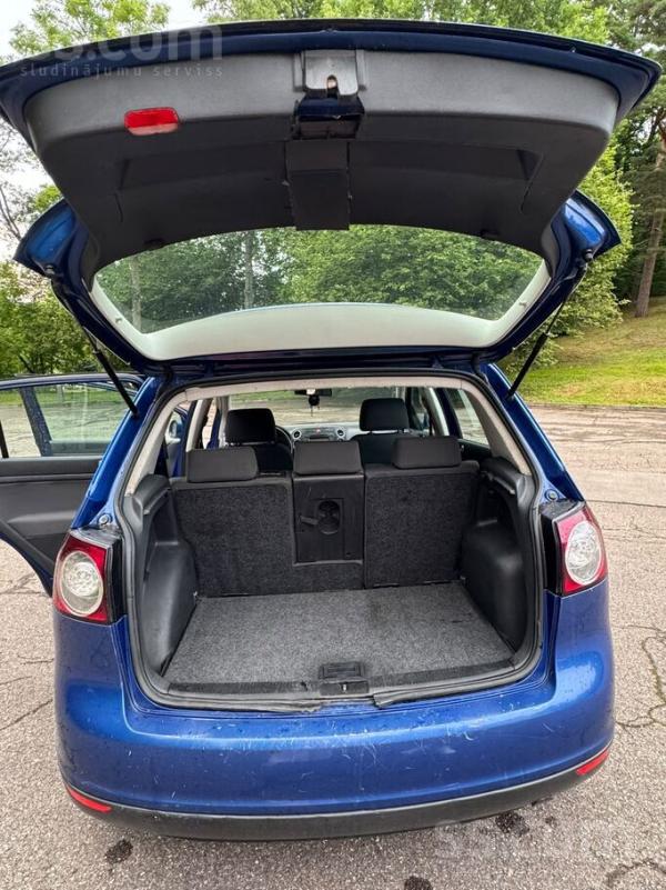 Blue Volkswagen Golf Plus 2005 in Tukums, with an engine capacity of 1.60 L and mileage of 231 thousand km for 1090 €, photo 6 on AUTOMOTO.COM.LV