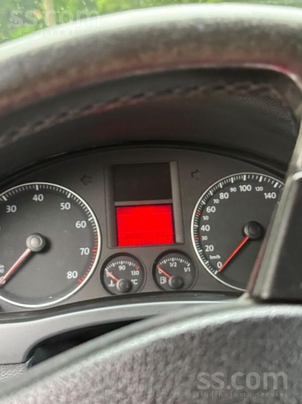 Blue Volkswagen Golf Plus 2005 in Tukums, with an engine capacity of 1.60 L and mileage of 231 thousand km for 1090 €, photo 9 on AUTOMOTO.COM.LV