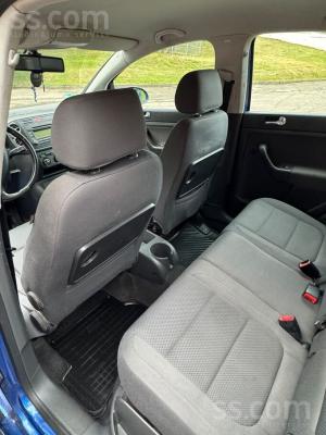 Zils Volkswagen Golf Plus 2005 Tukums, ar dzinēja tilpumu 1.60 L un nobraukumu 231 tūkst. km par 1090 €, foto 12 vietnē AUTOMOTO.COM.LV