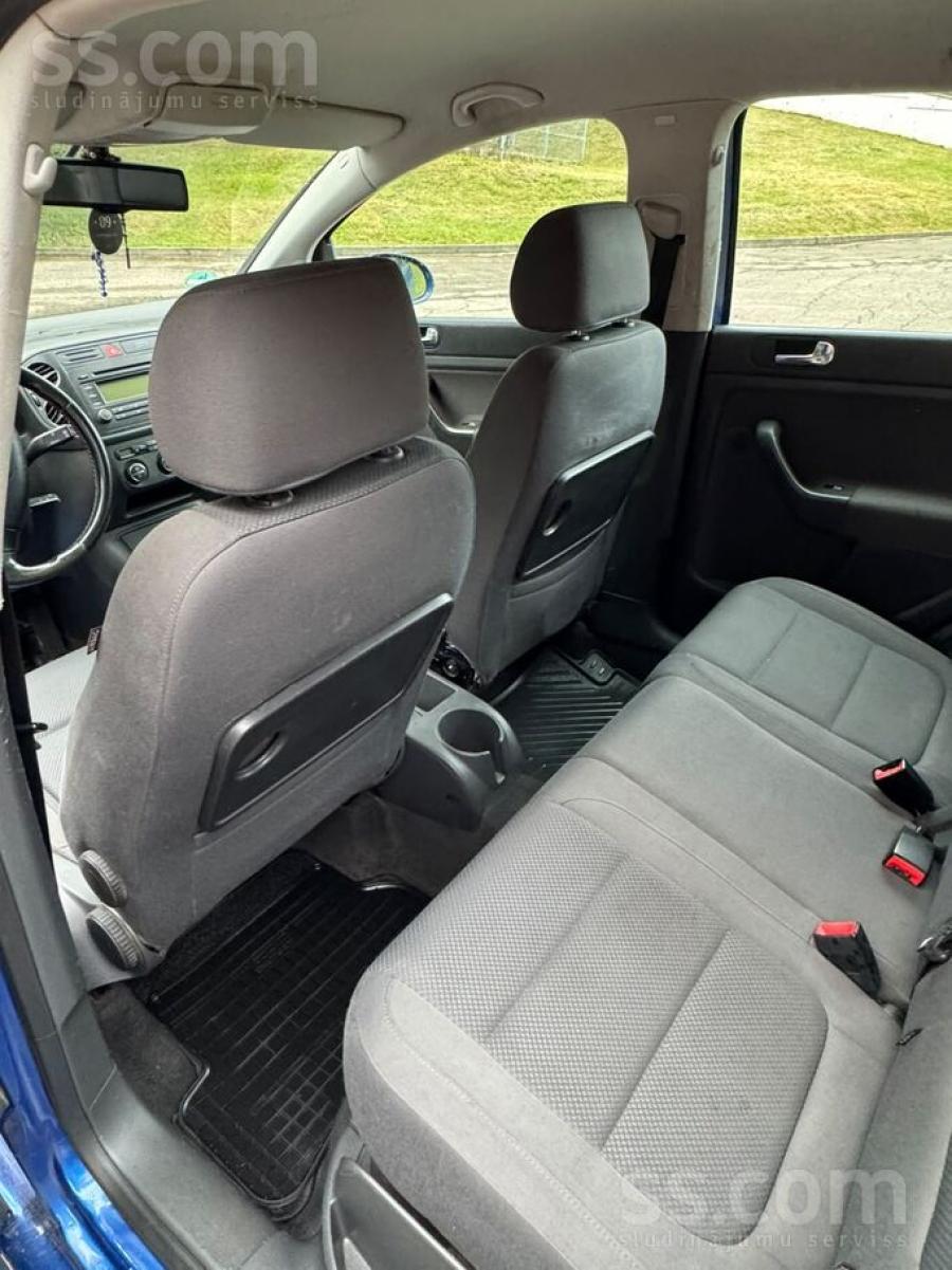 Zils Volkswagen Golf Plus 2005 Tukums, ar dzinēja tilpumu 1.60 L un nobraukumu 231 tūkst. km par 1090 €, foto 12 vietnē AUTOMOTO.COM.LV