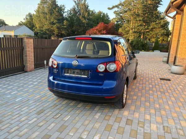 Blue Volkswagen Golf Plus 2005 in Riga, with an engine capacity of 1.90 L and mileage of 0 thousand km for 3950 €, photo 4 on AUTOMOTO.COM.LV