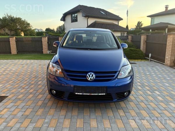 Blue Volkswagen Golf Plus 2005 in Riga, with an engine capacity of 1.90 L and mileage of 0 thousand km for 3950 €, photo 5 on AUTOMOTO.COM.LV
