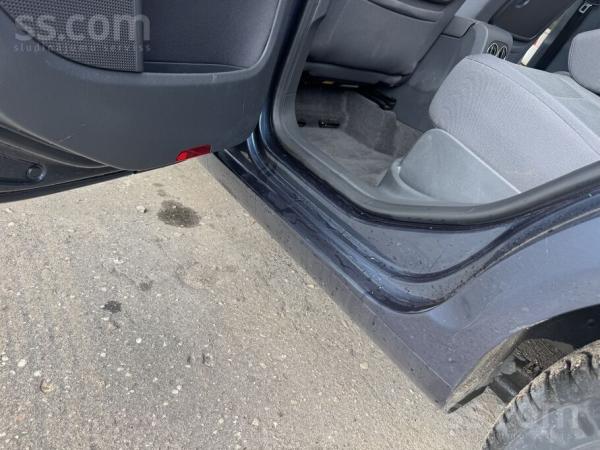 Zils Volkswagen Golf Plus 2005 Rīga, ar dzinēja tilpumu 1.60 L un nobraukumu 210 tūkst. km par 3350 €, foto 9 vietnē AUTOMOTO.COM.LV