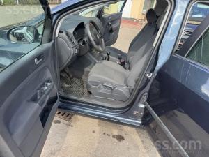 Zils Volkswagen Golf Plus 2005 Rīga, ar dzinēja tilpumu 1.60 L un nobraukumu 210 tūkst. km par 3350 €, foto 21 vietnē AUTOMOTO.COM.LV