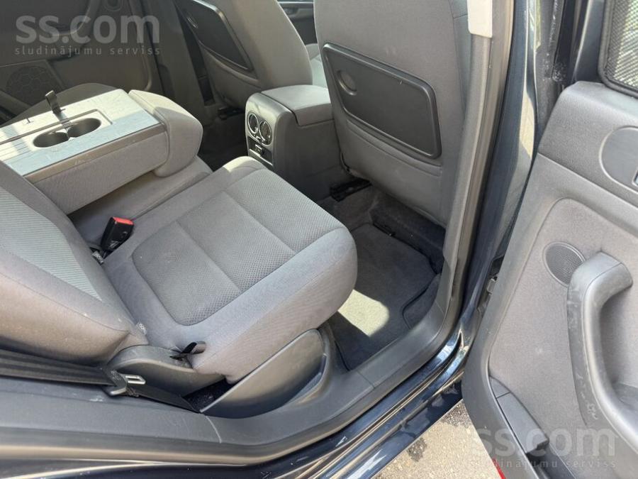 Zils Volkswagen Golf Plus 2005 Rīga, ar dzinēja tilpumu 1.60 L un nobraukumu 210 tūkst. km par 3350 €, foto 26 vietnē AUTOMOTO.COM.LV