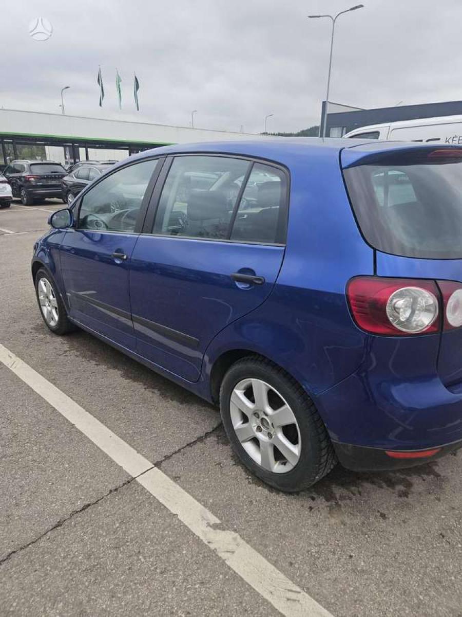 Zils Volkswagen Golf Plus 2005 Viļņa, ar dzinēja tilpumu 1.60 L un nobraukumu 190 tūkst. km par 1350 €, foto 6 vietnē AUTOMOTO.COM.LV