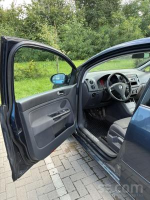 Blue Volkswagen Golf Plus 2005 in Jelgava, with an engine capacity of 1.60 L and mileage of 301 thousand km for 2000 €, photo 6 on AUTOMOTO.COM.LV