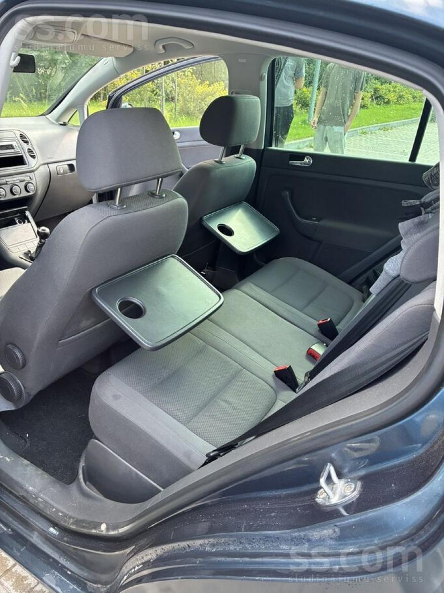 Blue Volkswagen Golf Plus 2005 in Jelgava, with an engine capacity of 1.60 L and mileage of 301 thousand km for 2000 €, photo 8 on AUTOMOTO.COM.LV