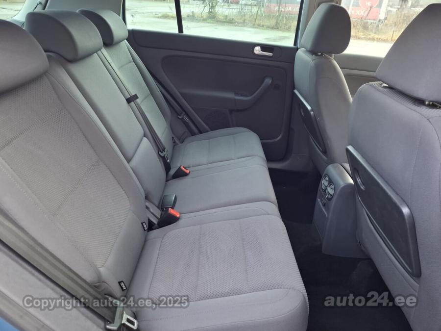 Zils Volkswagen Golf Plus 2006 Tartu, ar dzinēja tilpumu 1.60 L un nobraukumu 168 tūkst. km par 3950 €, foto 8 vietnē AUTOMOTO.COM.LV