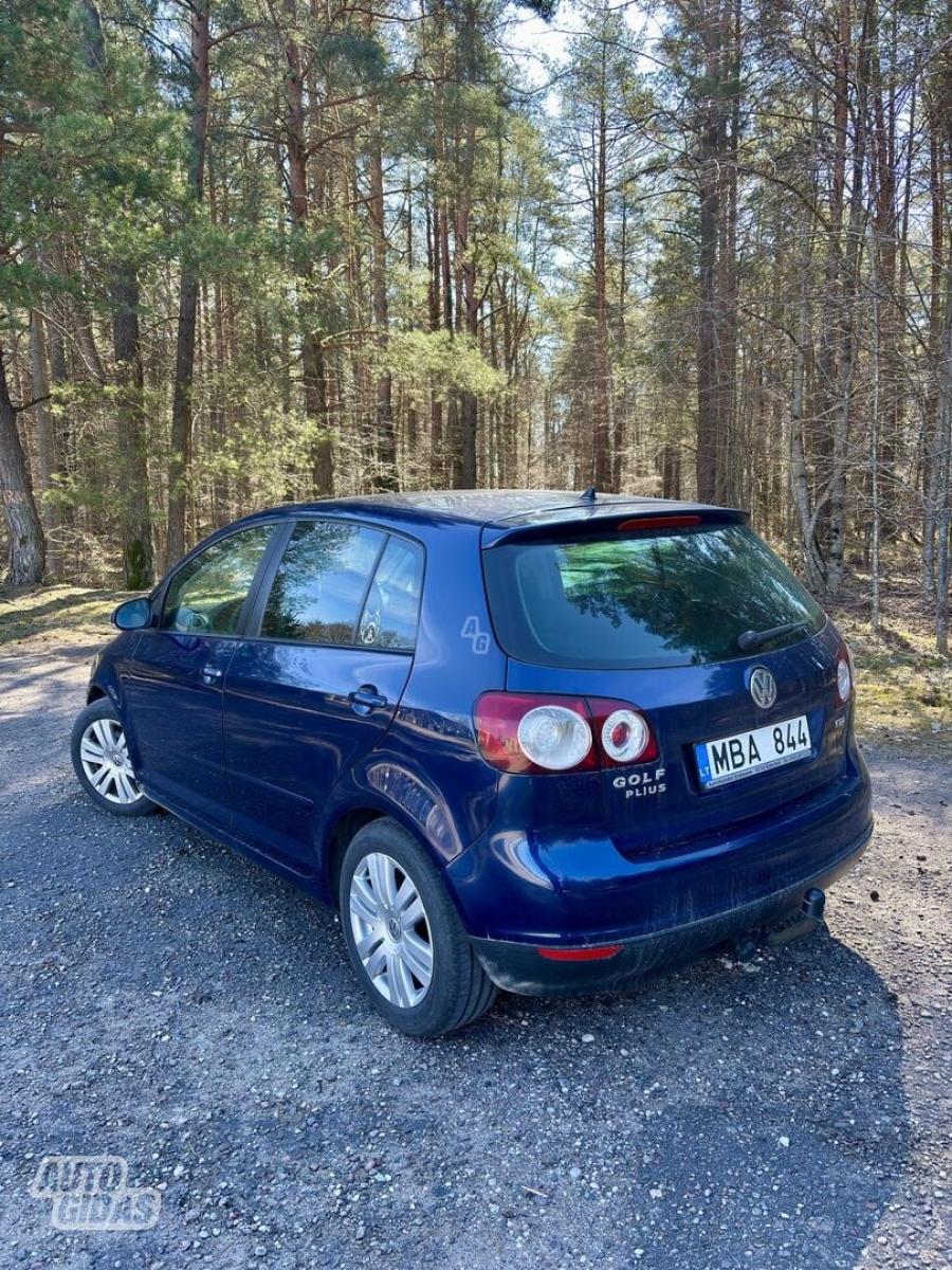 Zils Volkswagen Golf Plus 2006 Jurbarkas, ar dzinēja tilpumu 1.90 L un nobraukumu 335 tūkst. km par 1600 €, foto 5 vietnē AUTOMOTO.COM.LV