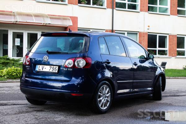 Blue Volkswagen Golf Plus 2006 in Preili, with an engine capacity of 2.00 L and mileage of 329 thousand km for 1850 €, photo 4 on AUTOMOTO.COM.LV