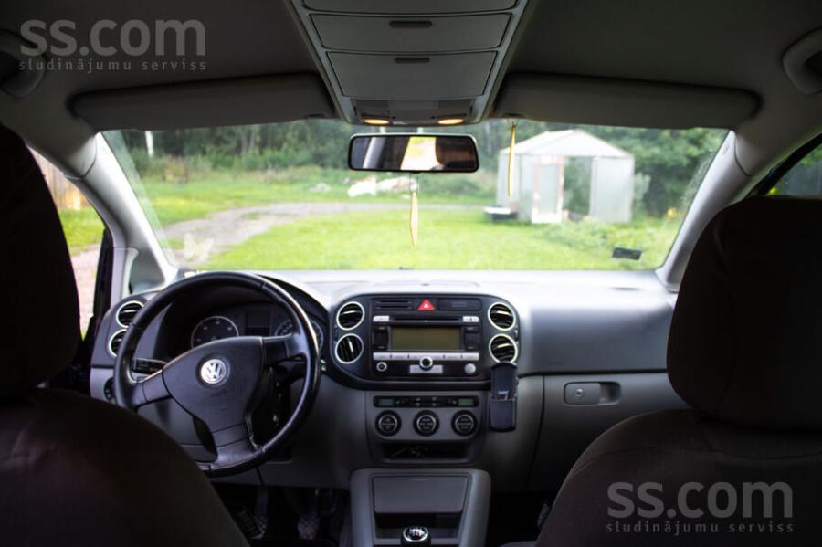 Zils Volkswagen Golf Plus 2006 Preiļi, ar dzinēja tilpumu 2.00 L un nobraukumu 329 tūkst. km par 1850 €, foto 7 vietnē AUTOMOTO.COM.LV