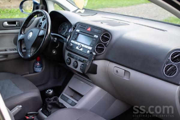 Blue Volkswagen Golf Plus 2006 in Preili, with an engine capacity of 2.00 L and mileage of 329 thousand km for 1850 €, photo 8 on AUTOMOTO.COM.LV