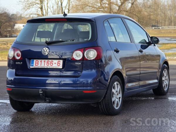 Blue Volkswagen Golf Plus 2006 in Liepaja, with an engine capacity of 1.90 L and mileage of 239 thousand km for 3450 €, photo 10 on AUTOMOTO.COM.LV