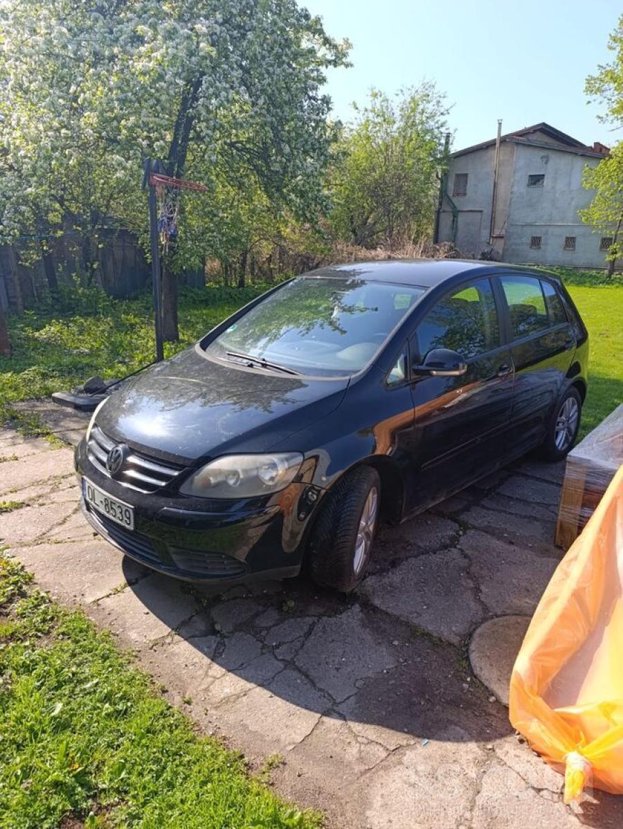 Zils Volkswagen Golf Plus 2006 Rīga, ar dzinēja tilpumu 1.90 L un nobraukumu 272 tūkst. km par 1500 €, foto 3 vietnē AUTOMOTO.COM.LV