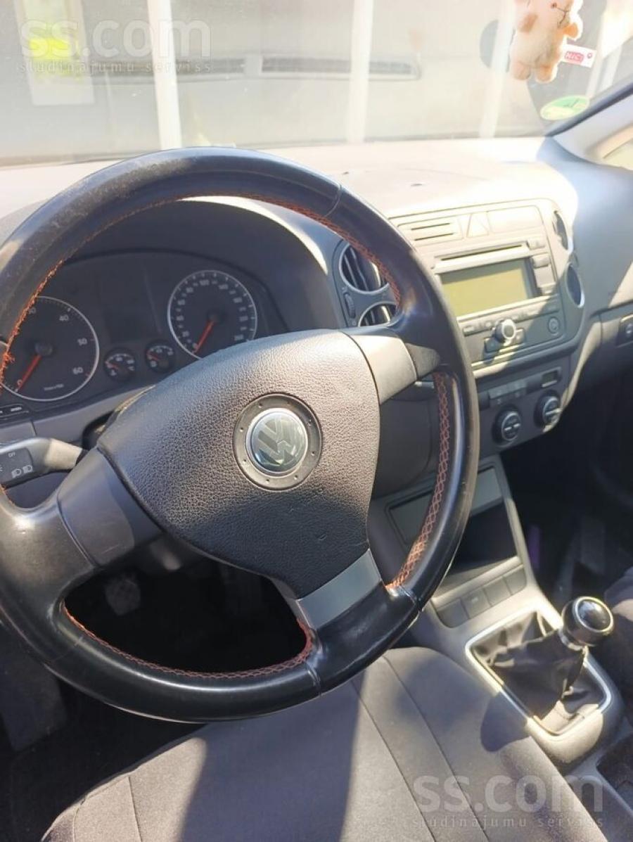 Zils Volkswagen Golf Plus 2006 Rīga, ar dzinēja tilpumu 1.90 L un nobraukumu 272 tūkst. km par 1500 €, foto 13 vietnē AUTOMOTO.COM.LV