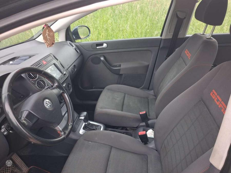 Blue Volkswagen Golf Plus 2006 in Vilnius, with an engine capacity of 1.90 L and mileage of 304 thousand km for 2100 €, photo 6 on AUTOMOTO.COM.LV