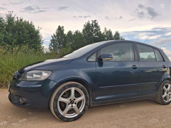 Zils Volkswagen Golf Plus 2006 Viļņa, ar dzinēja tilpumu 1.90 L un nobraukumu 304 tūkst. km par 2100 €, foto 8 vietnē AUTOMOTO.COM.LV