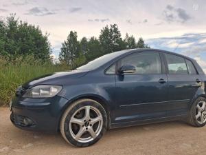 Blue Volkswagen Golf Plus 2006 in Vilnius, with an engine capacity of 1.90 L and mileage of 304 thousand km for 2100 €, photo 9 on AUTOMOTO.COM.LV