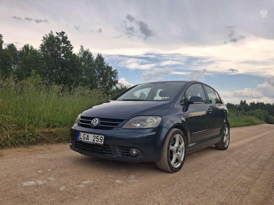 Blue Volkswagen Golf Plus 2006 in Vilnius, with an engine capacity of 1.90 L and mileage of 304 thousand km for 2100 €, photo 11 on AUTOMOTO.COM.LV