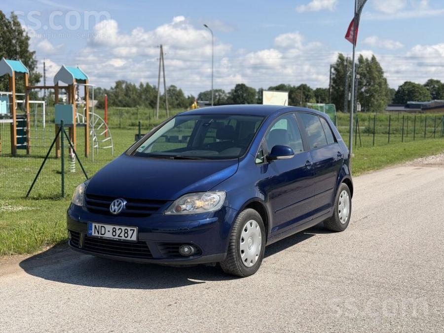 Blue Volkswagen Golf Plus 2006 in Riga, with an engine capacity of 1.60 L and mileage of 176 thousand km for 2750 €, photo 1 on AUTOMOTO.COM.LV