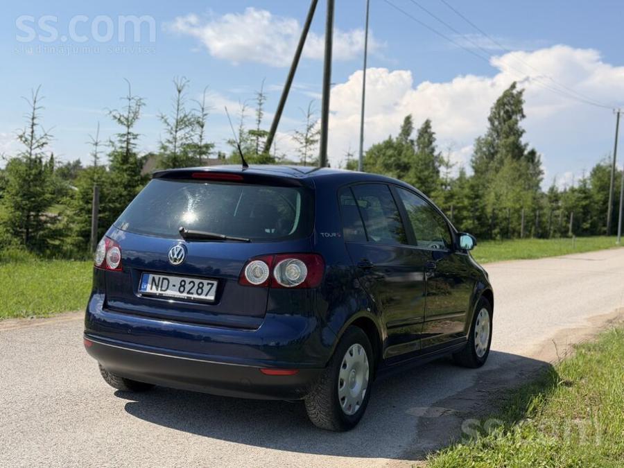 Blue Volkswagen Golf Plus 2006 in Riga, with an engine capacity of 1.60 L and mileage of 176 thousand km for 2750 €, photo 6 on AUTOMOTO.COM.LV