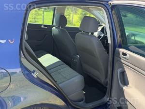 Blue Volkswagen Golf Plus 2006 in Riga, with an engine capacity of 1.60 L and mileage of 176 thousand km for 2750 €, photo 8 on AUTOMOTO.COM.LV
