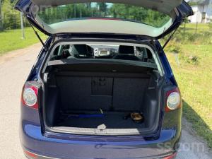Blue Volkswagen Golf Plus 2006 in Riga, with an engine capacity of 1.60 L and mileage of 176 thousand km for 2750 €, photo 11 on AUTOMOTO.COM.LV