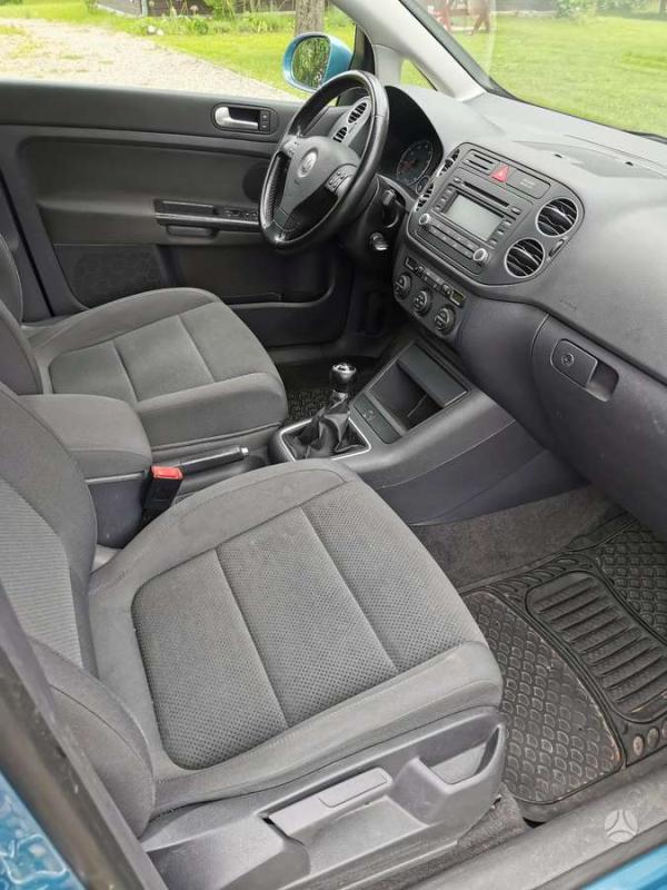Blue Volkswagen Golf Plus 2006 in Utena, with an engine capacity of 1.60 L and mileage of 177 thousand km for 1750 €, photo 6 on AUTOMOTO.COM.LV