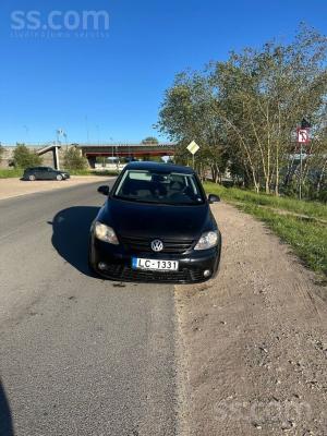 Blue Volkswagen Golf Plus 2006 in Riga, with an engine capacity of 2.00 L and mileage of 325 thousand km for 2500 €, photo 3 on AUTOMOTO.COM.LV