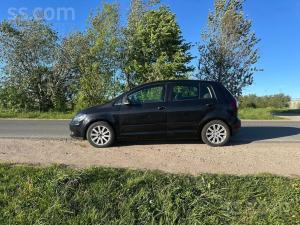 Blue Volkswagen Golf Plus 2006 in Riga, with an engine capacity of 2.00 L and mileage of 325 thousand km for 2500 €, photo 4 on AUTOMOTO.COM.LV