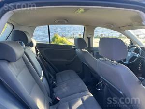Blue Volkswagen Golf Plus 2006 in Riga, with an engine capacity of 2.00 L and mileage of 325 thousand km for 2500 €, photo 5 on AUTOMOTO.COM.LV