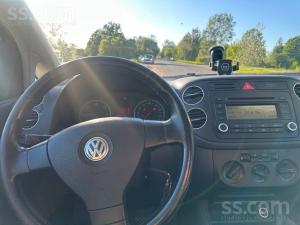 Blue Volkswagen Golf Plus 2006 in Riga, with an engine capacity of 2.00 L and mileage of 325 thousand km for 2500 €, photo 9 on AUTOMOTO.COM.LV