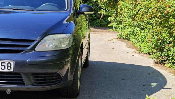 Blue Volkswagen Golf Plus 2006 in Vilnius, with an engine capacity of 1.90 L and mileage of 336 thousand km for 2190 €, photo 3 on AUTOMOTO.COM.LV