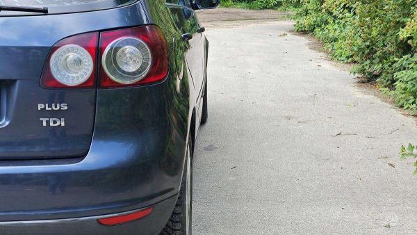 Blue Volkswagen Golf Plus 2006 in Vilnius, with an engine capacity of 1.90 L and mileage of 336 thousand km for 2190 €, photo 5 on AUTOMOTO.COM.LV