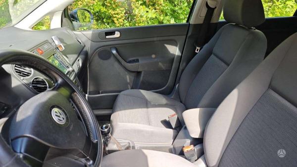 Blue Volkswagen Golf Plus 2006 in Vilnius, with an engine capacity of 1.90 L and mileage of 336 thousand km for 2190 €, photo 10 on AUTOMOTO.COM.LV